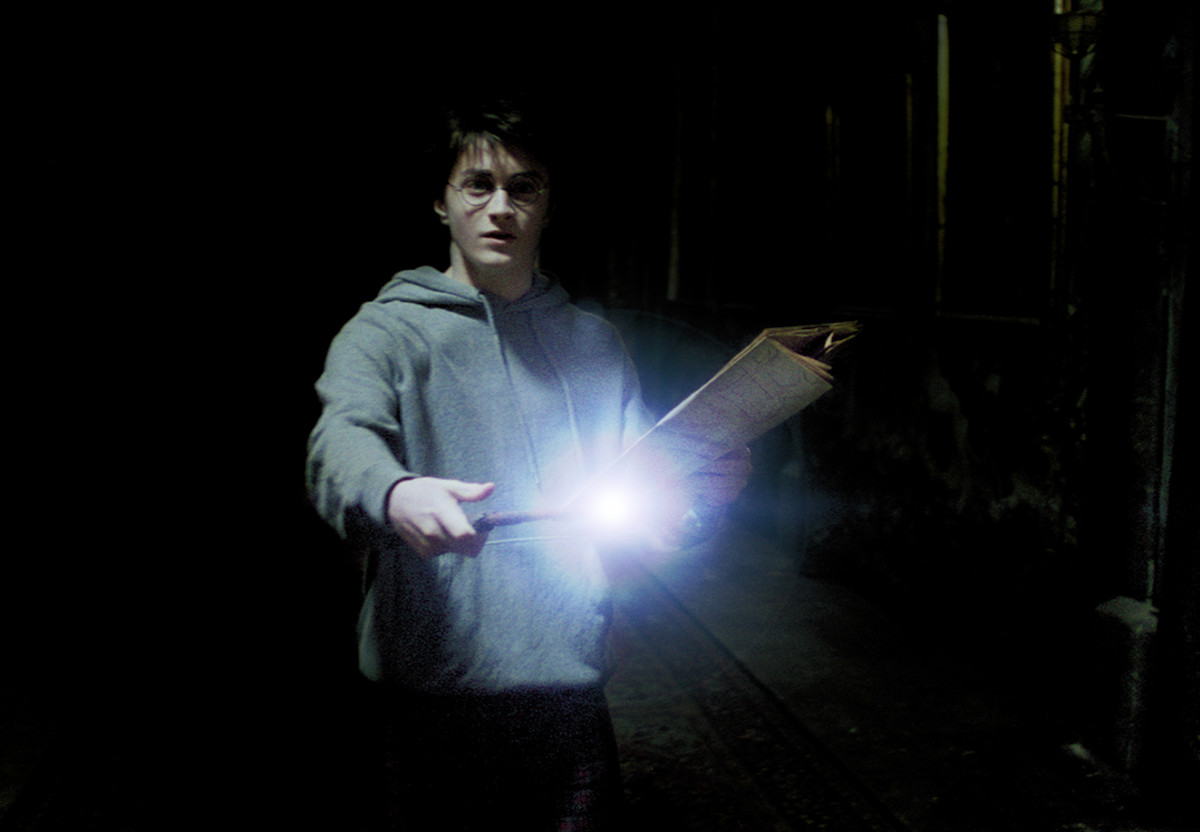 The Wand-extinguishing Charm (Nox) | Official Harry Potter Encyclopedia