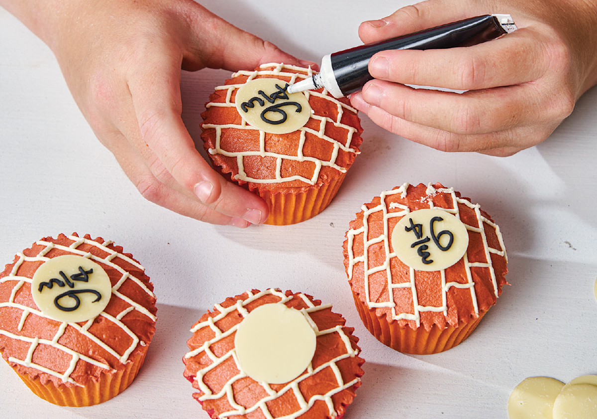 Harry Potter New Baking Book Harry Potter Bake Create And Decorate