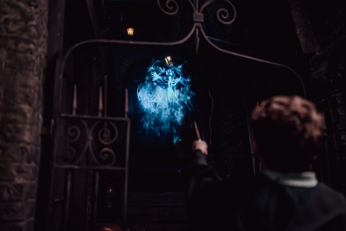 Harry Potter | Universal Orlando Resort introduces new interactive wand experiences | Wizarding ...