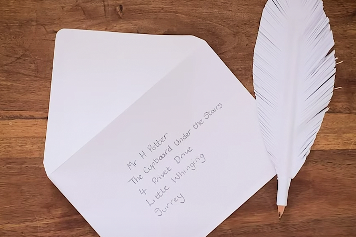 Harry Potter | Make your own Hogwarts-style paper quills | Wizarding World