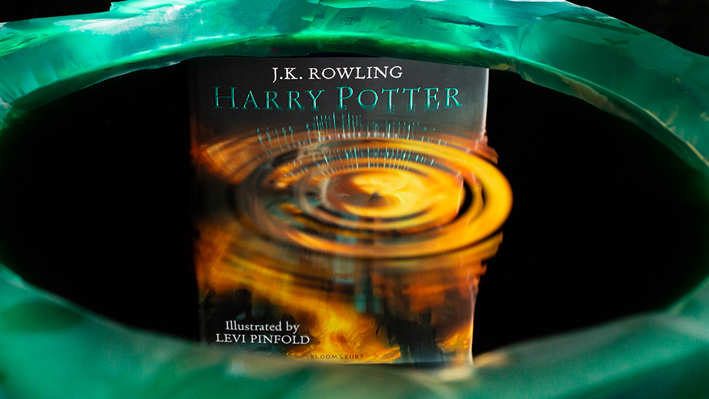 Harry Potter | The spectacular cover and artwork of Harry Potter and ...